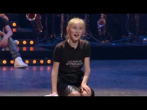 'The Best of Musicals in Concert': Annie - Morgen - YouTube