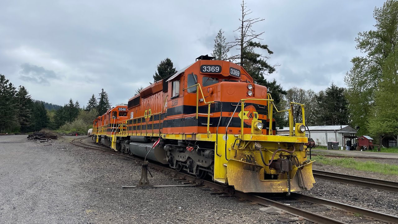 Stuff My Wife Finds Boring - Trains. In this case a P&W GP40-2 with a ...