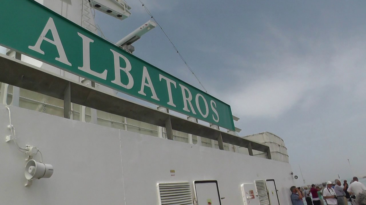 MS Albatros 2017 im Suez Kanal - YouTube