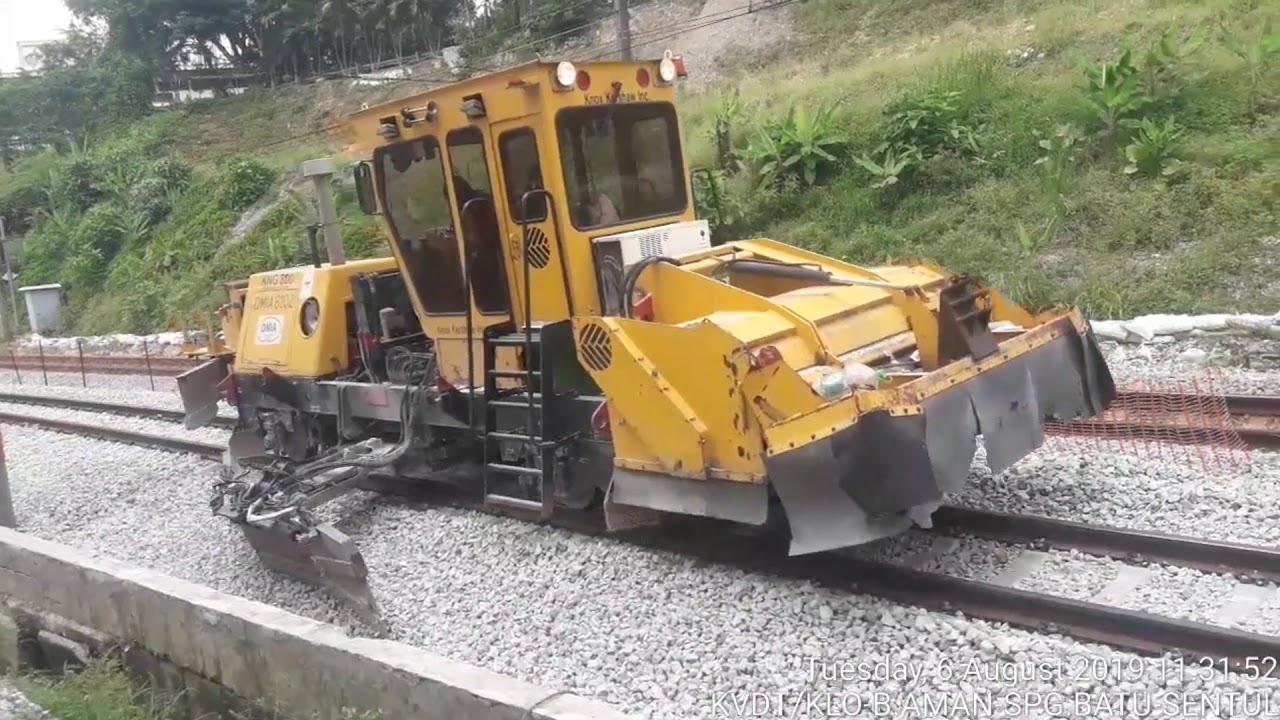 6 Ogos 2019 : Ballast profile, shoulder & grooming by regulator machine ...