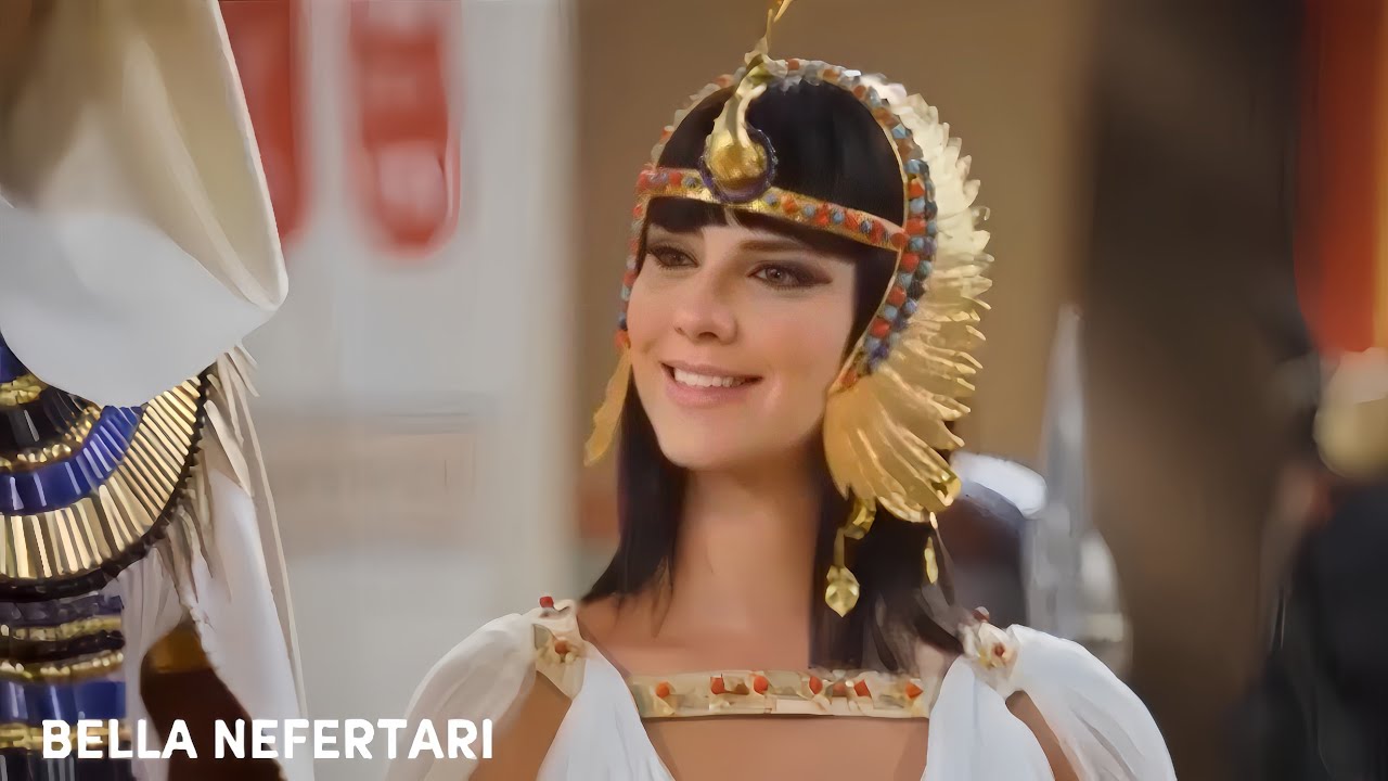 Escenas de la reina Nefertari de Moises y los diez mandamientos - YouTube