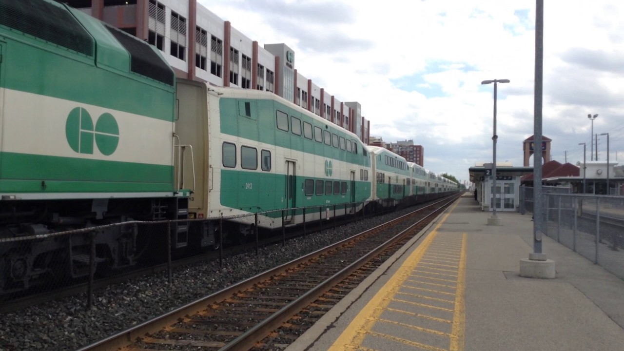 Time 15:46 PM EB GO MPI MP40PH-3C 646 & cab car 209 Oakville GO June 6 ...