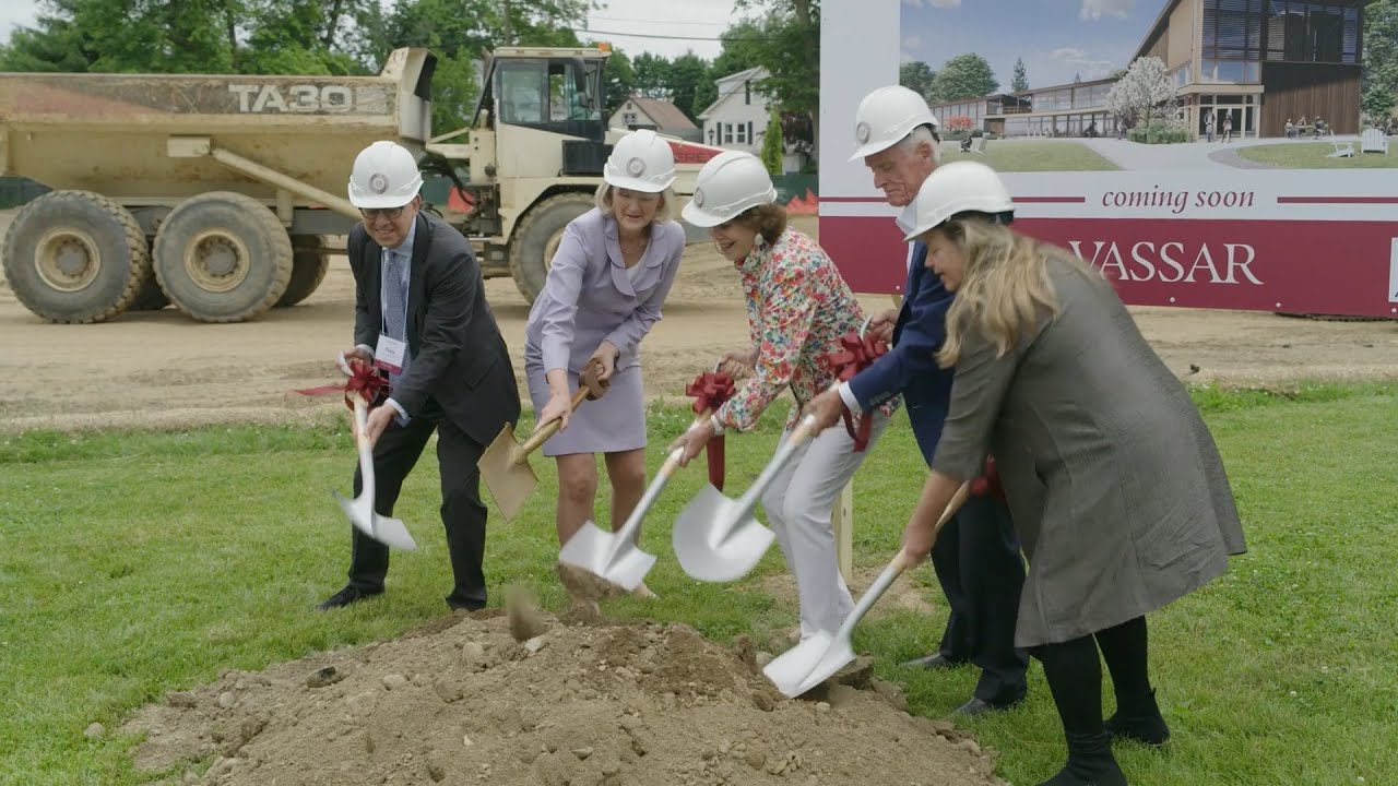 The Dede Thompson Bartlett Center for Admission and Career Education ...