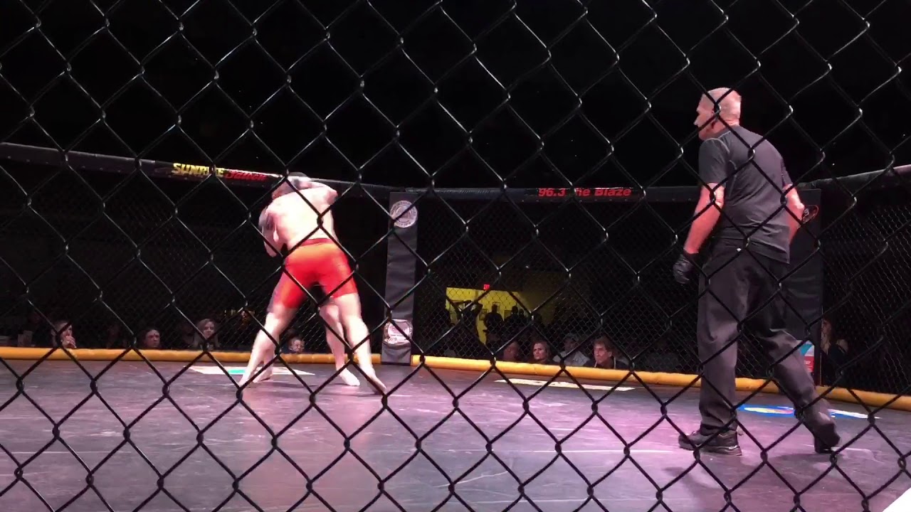 Logan Gordon Revolution Cage Combat 3- Missoula, MT - YouTube