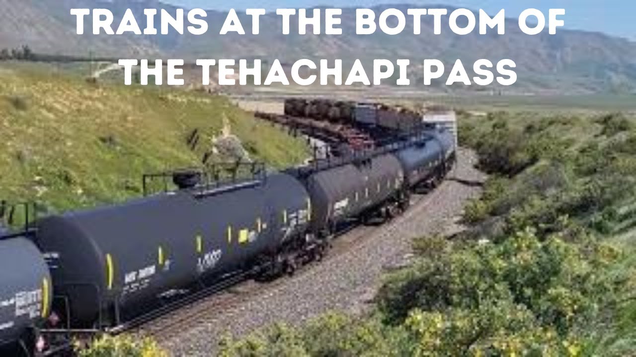 Trains at the Bottom of Tehachapi Pass - YouTube