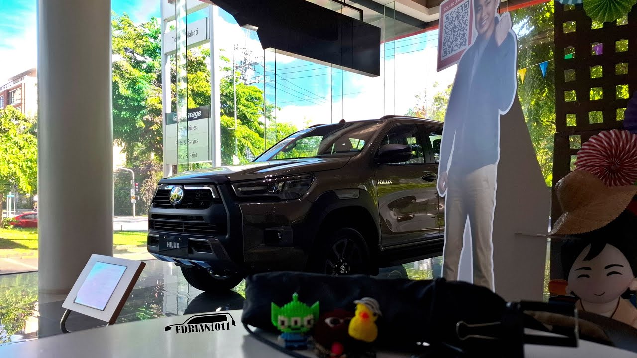 Toyota Hilux Conquest V 4x2 - FEATURES & SPECIFICATIONS - YouTube