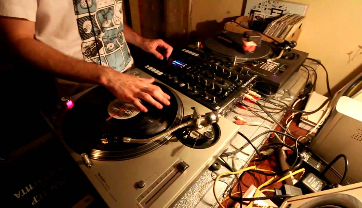 Online Freestyle Scratch Battle #2 - DJ Mone - YouTube