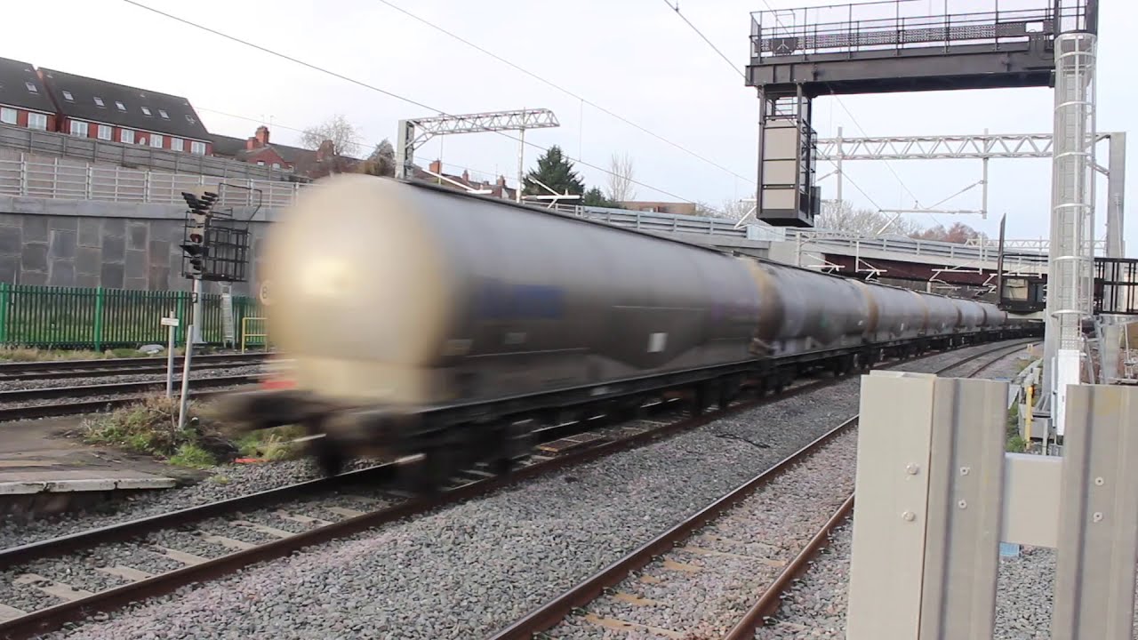 MML Class 66622 Freightliner Tankers Train Wellingborough Station 30th ...
