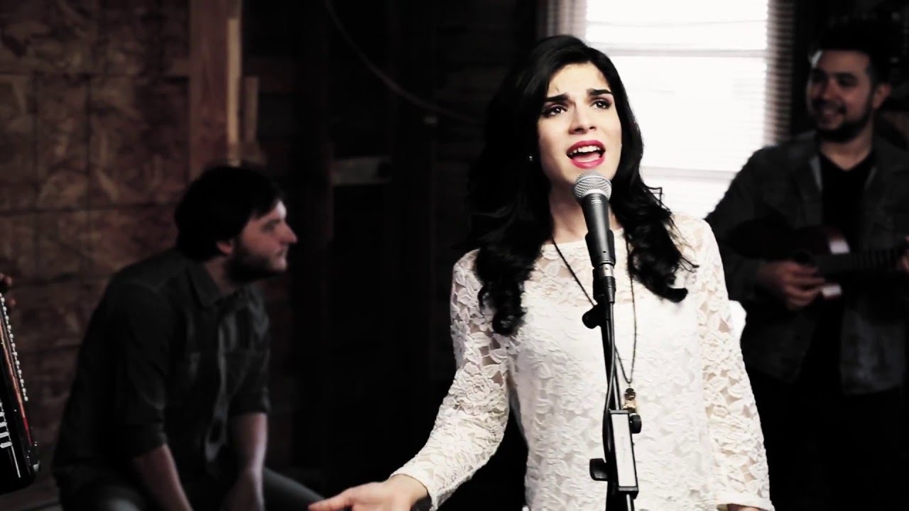 Emily Tovar - Quiero Levantar Mis Manos - YouTube