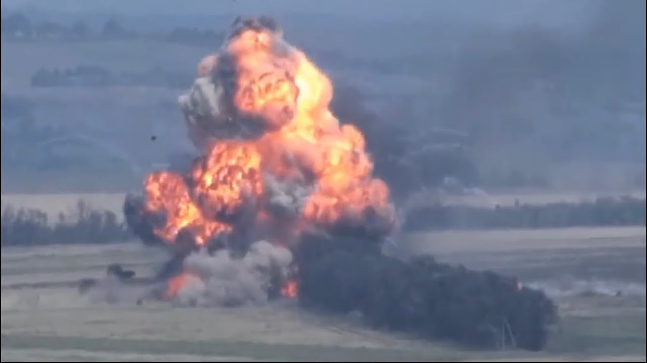 Ukraine war footage 2022 today - Russian forces under heavy attack ...
