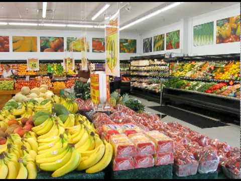Fareway grocery opens in Clive, Iowa