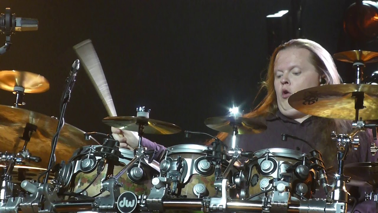 *The Kelly Family - drum solo (part)* (22.12.2019, Hallenstadion, CH ...