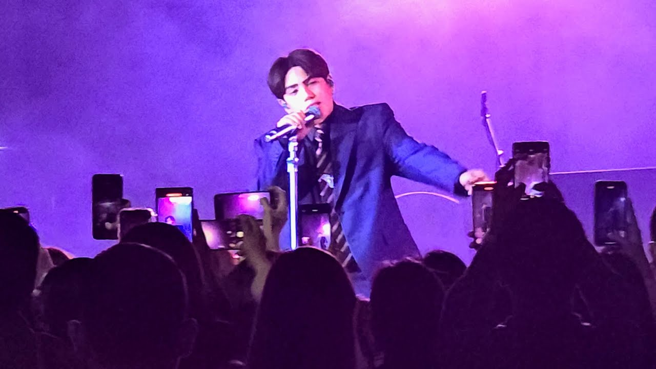 Stell at Okada Manila Christmas Tree Lighting - YouTube