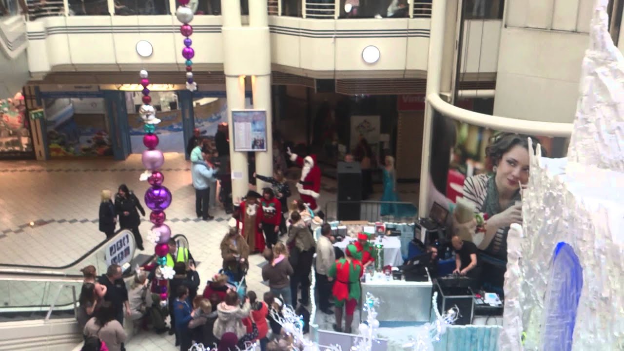 Santa Arriving In Princess Quay In Hull With The Cast From Disney ...