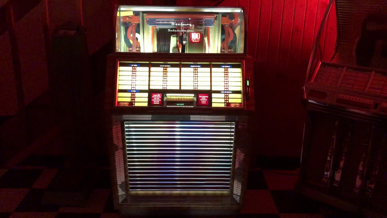 Beautiful Original 1951 Seeburg B Jukebox - YouTube
