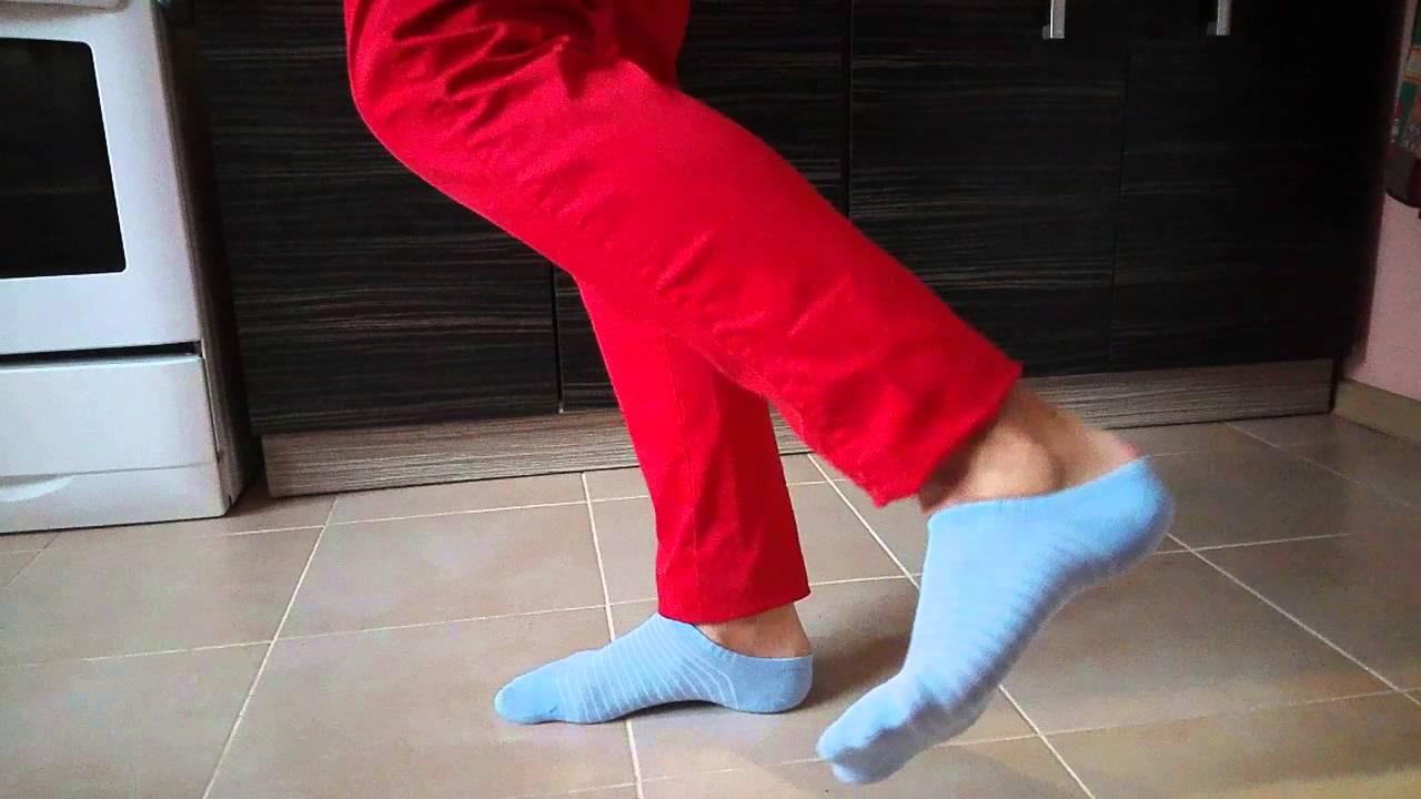 nice blue socks and feet - YouTube