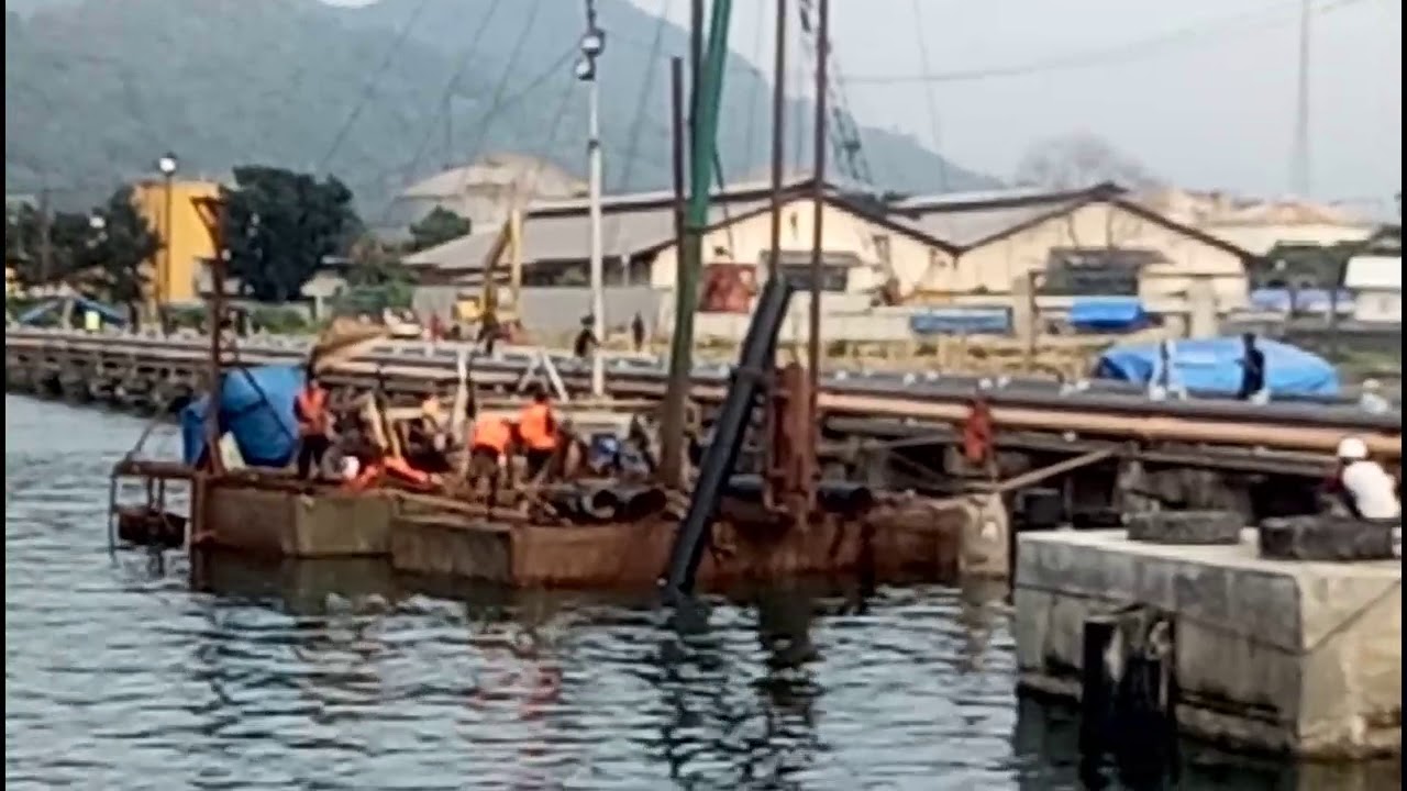 PANCANG MANUAL LABRANG DI LAUT PIPA BESI D40 cm Part 1 - YouTube