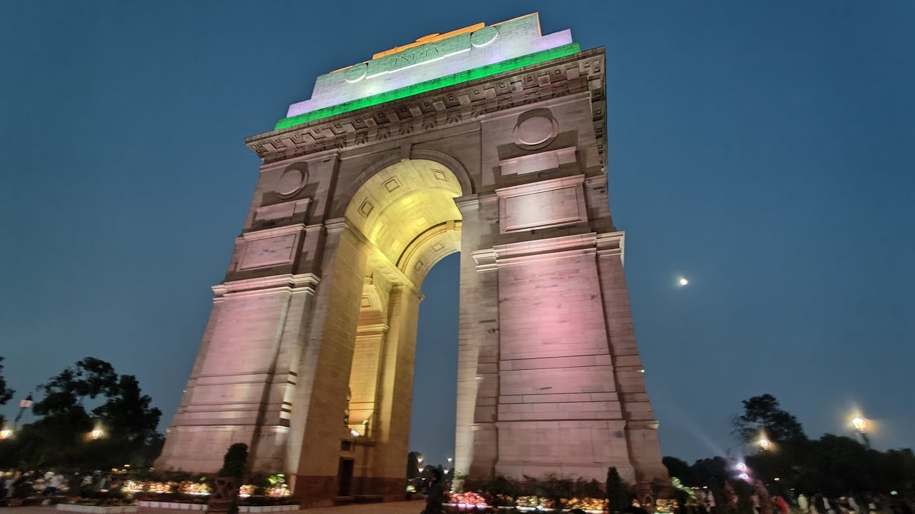 India Gate tour via Kartavya Path - Unfiltered - YouTube