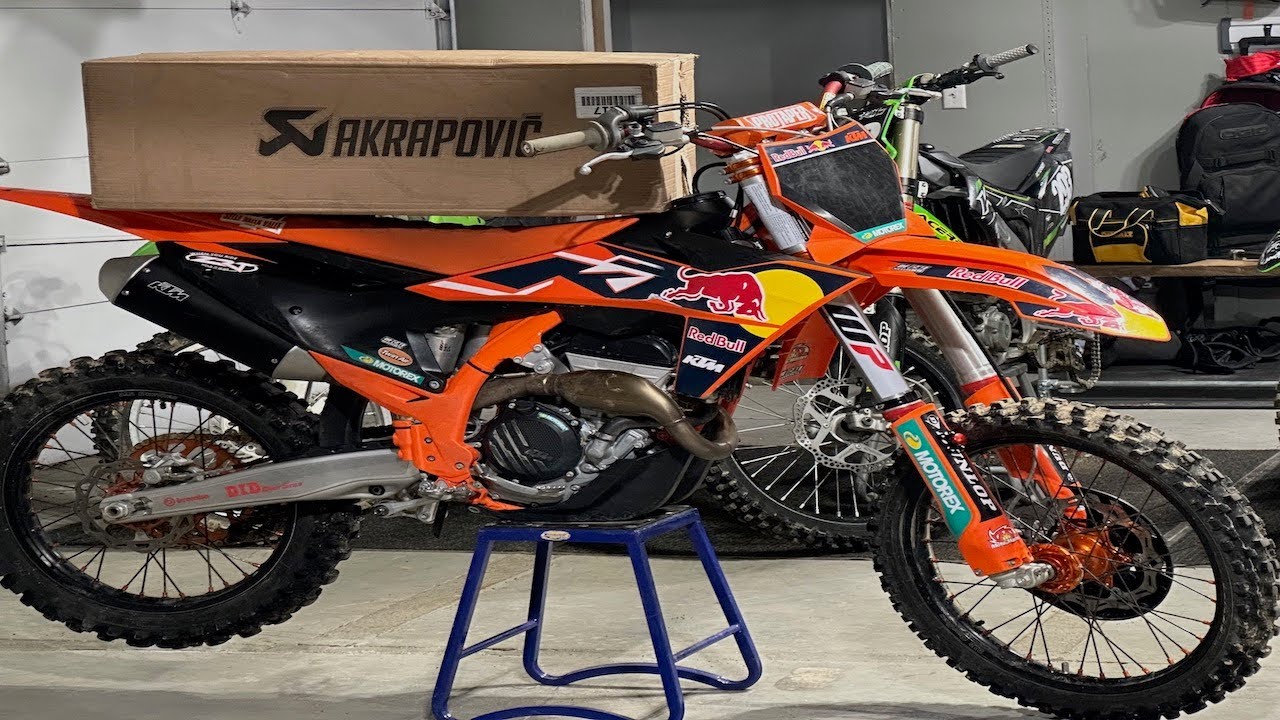 FACTORY 2022.5 KTM SXF 250 FULL AKRAPOVIC EXHAUST INSTALL - YouTube