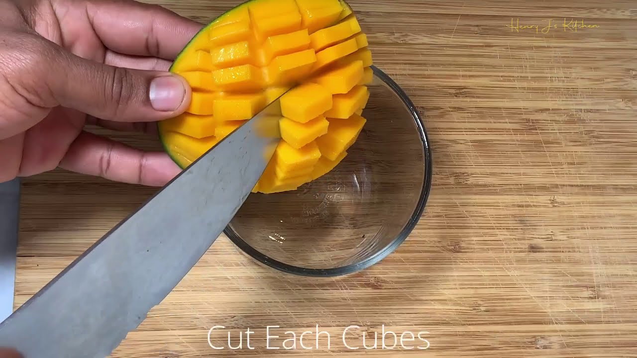 How To Cut & Peel A Mango|How To Make Mango Cubes Quick & Easy - YouTube