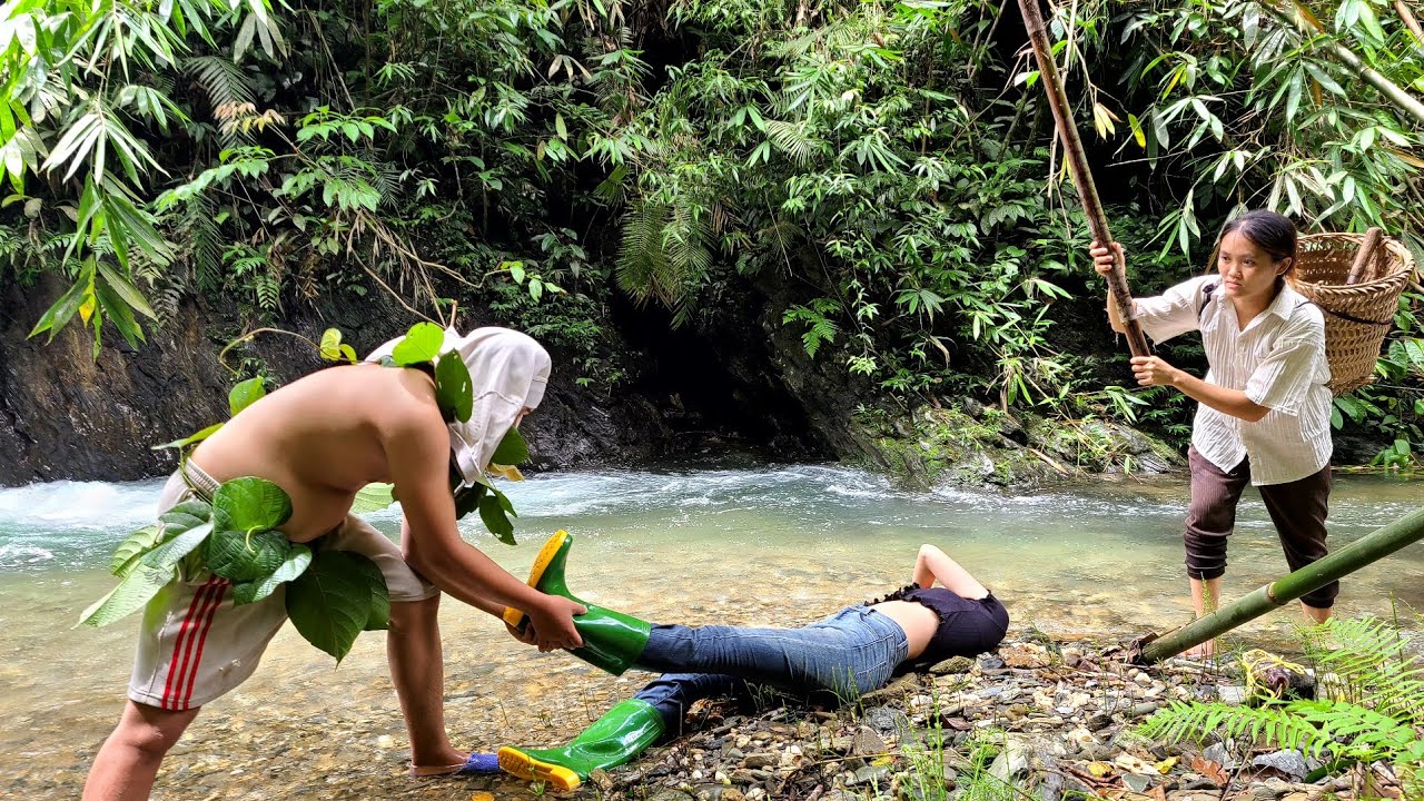 Confronting the bad guy Rescue the girl lost in theforest.Danger in the ...