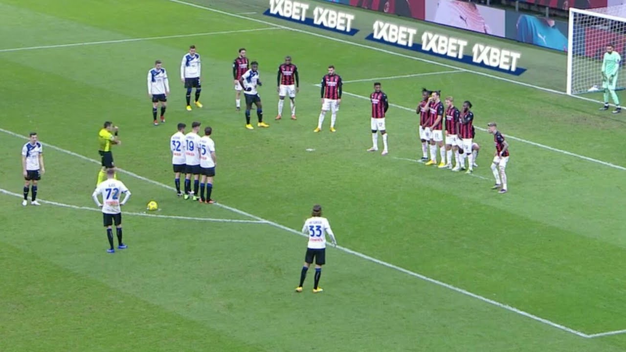 Atalanta new free-kick tactic vs AC Milan - YouTube