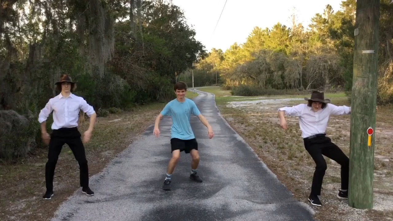 wiggle leg dance - YouTube