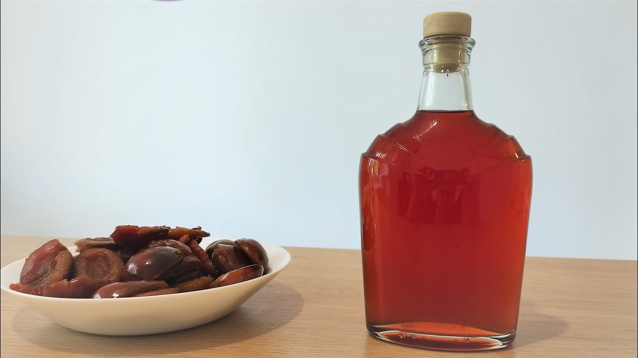 Liquore alle prugne - Il Liquore di FANTOZZI: Prunella Ballor – 35% Vol ...