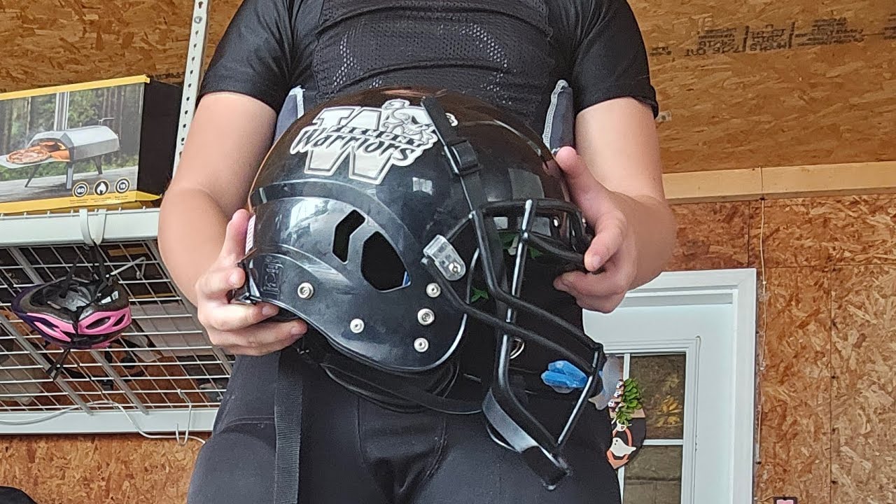Suit up for game day with me! (Putting on football gear) - YouTube