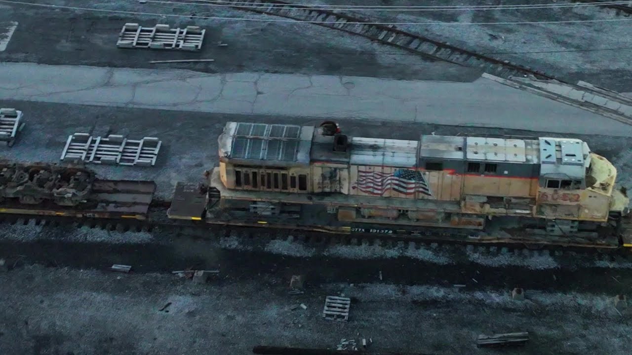 Union Pacific 8071 & 6052 derailed wreck units on flatbeds sitting in ...
