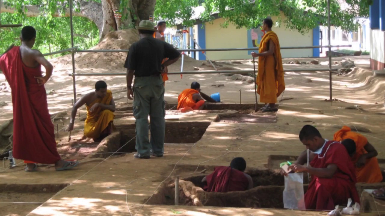 Ranchamadama Canoe Burial Excavation [Prof.Raje somadewa] - YouTube