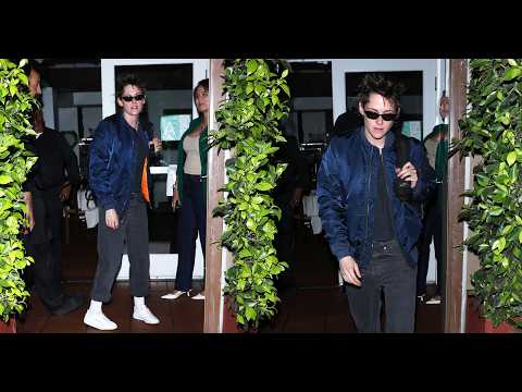 Actress Kristen Stewart Has A Girls' Night Out As Steps Out For Dinner With Friends at Giorgio Baldi