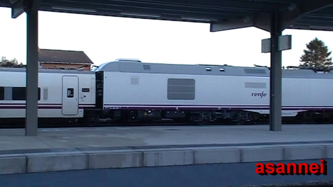 TREN HIBRIDO TALGO SERIE 730 DE RENFE ESTACION SANTIAGO COMPOSTELA ...