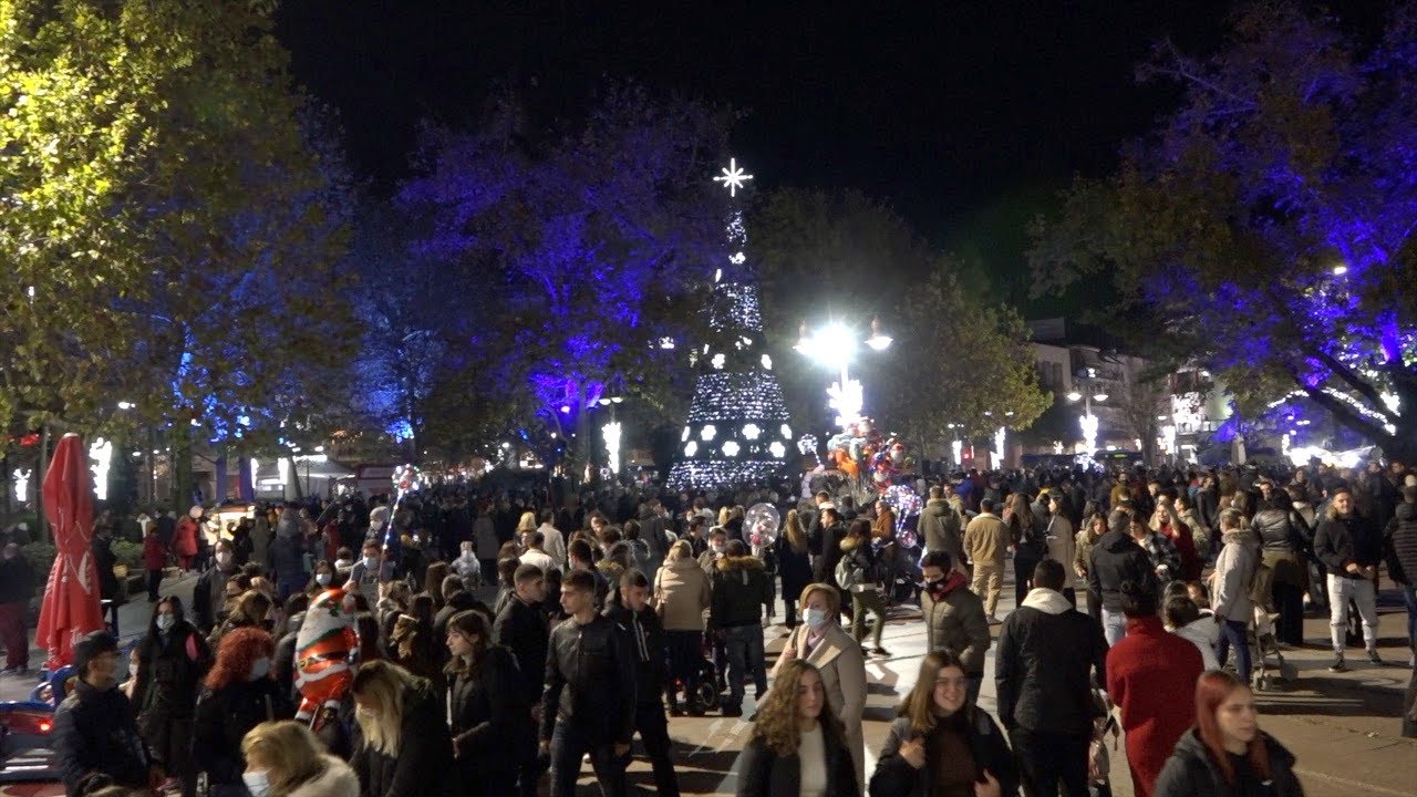Άναμμα Χριστουγεννιάτικου Δέντρου 2021 - YouTube