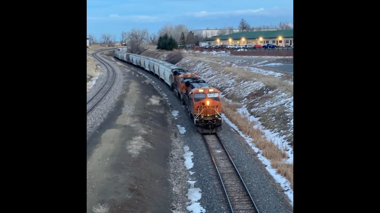 2 BNSF trains meet up at Broomfield #train #bnsftrains #bnsf #es44ac #shorts #shortsviral # ...