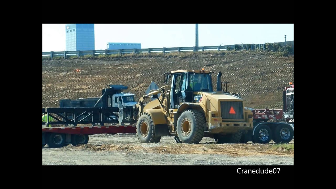 CAT IT62H loader unloading piledriver parts - YouTube