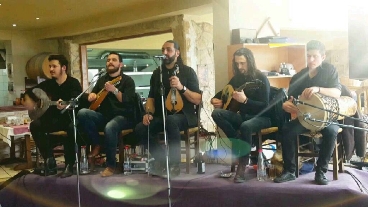 ΜΑΛΕΒΙΖΙΩΤΗΣ ΜΕ ΑΣΚΟΜΠΑΝΤΟΥΡΑ - YouTube