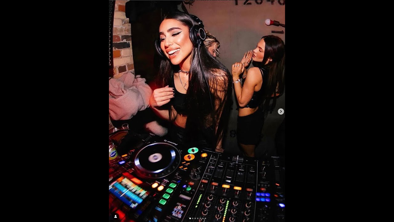 DJ - Dana Vicci play Italo Disco Remix Music 80'S - YouTube