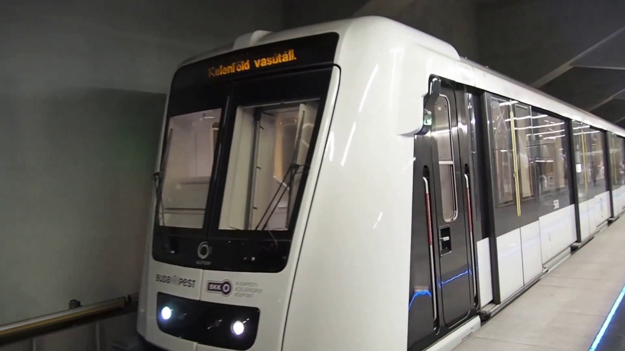 Metro train without a driver - YouTube