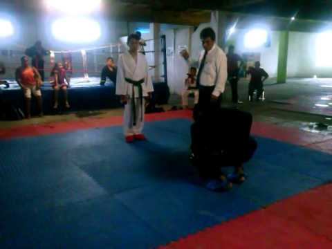 Karate vs lima lama - YouTube