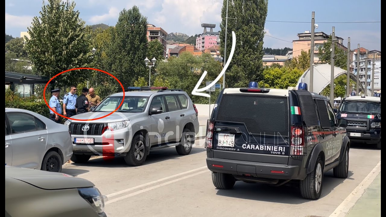 Momenti kur ushtari italian i kërkon policit ta largojë veturen zyrtare ...