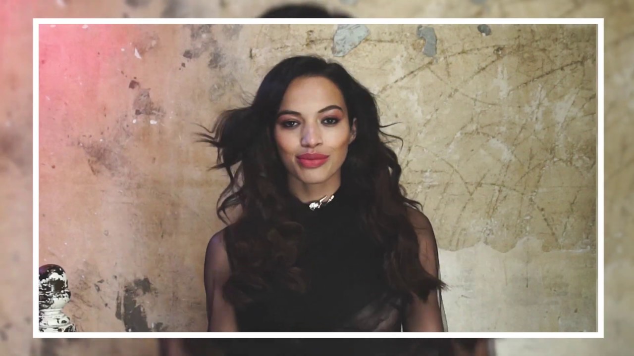 Zoe Irwin Talks Party Looks with ghd - YouTube