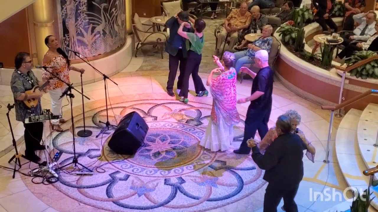 @ the Piazza Atrium of Star Princess - YouTube