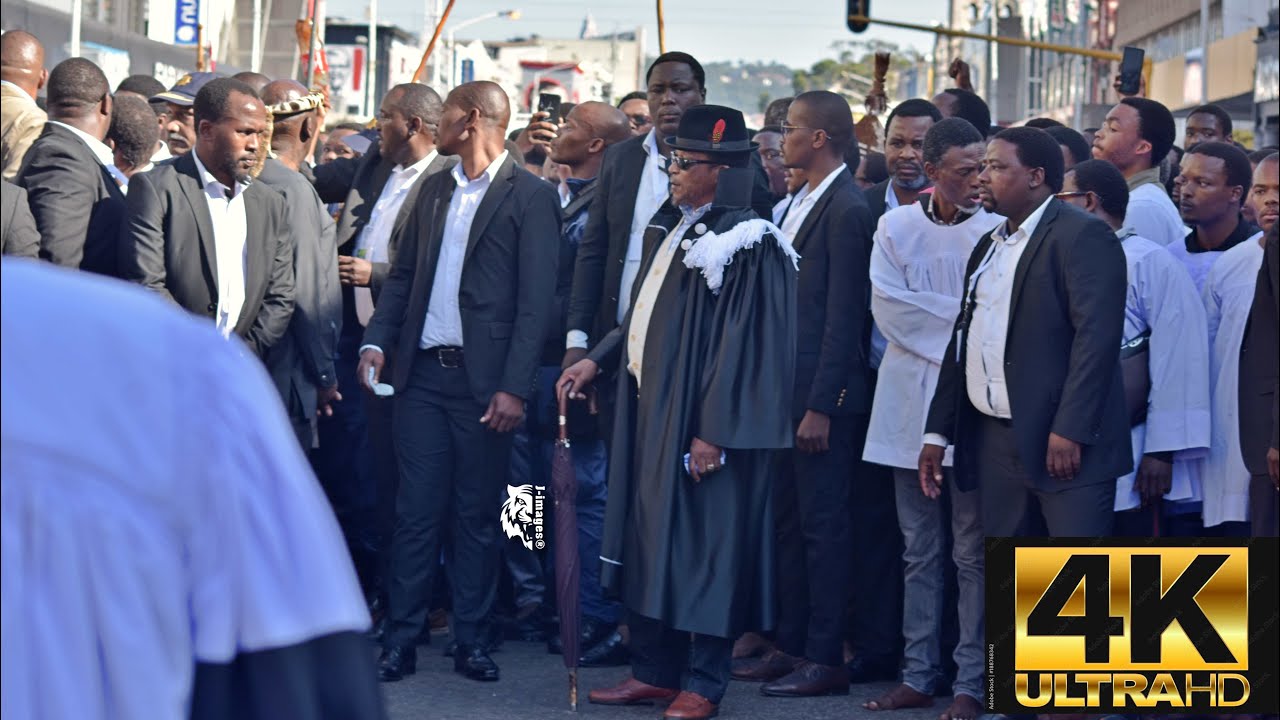 Uhambo oluya eMoses Mabhida | uNyazi nohulumeni weTheku - YouTube