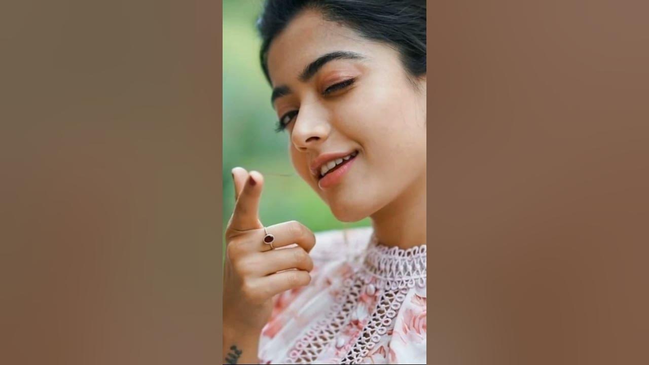 #kuch aise pal hote hai jo yaadon mein bas jaate hain - YouTube