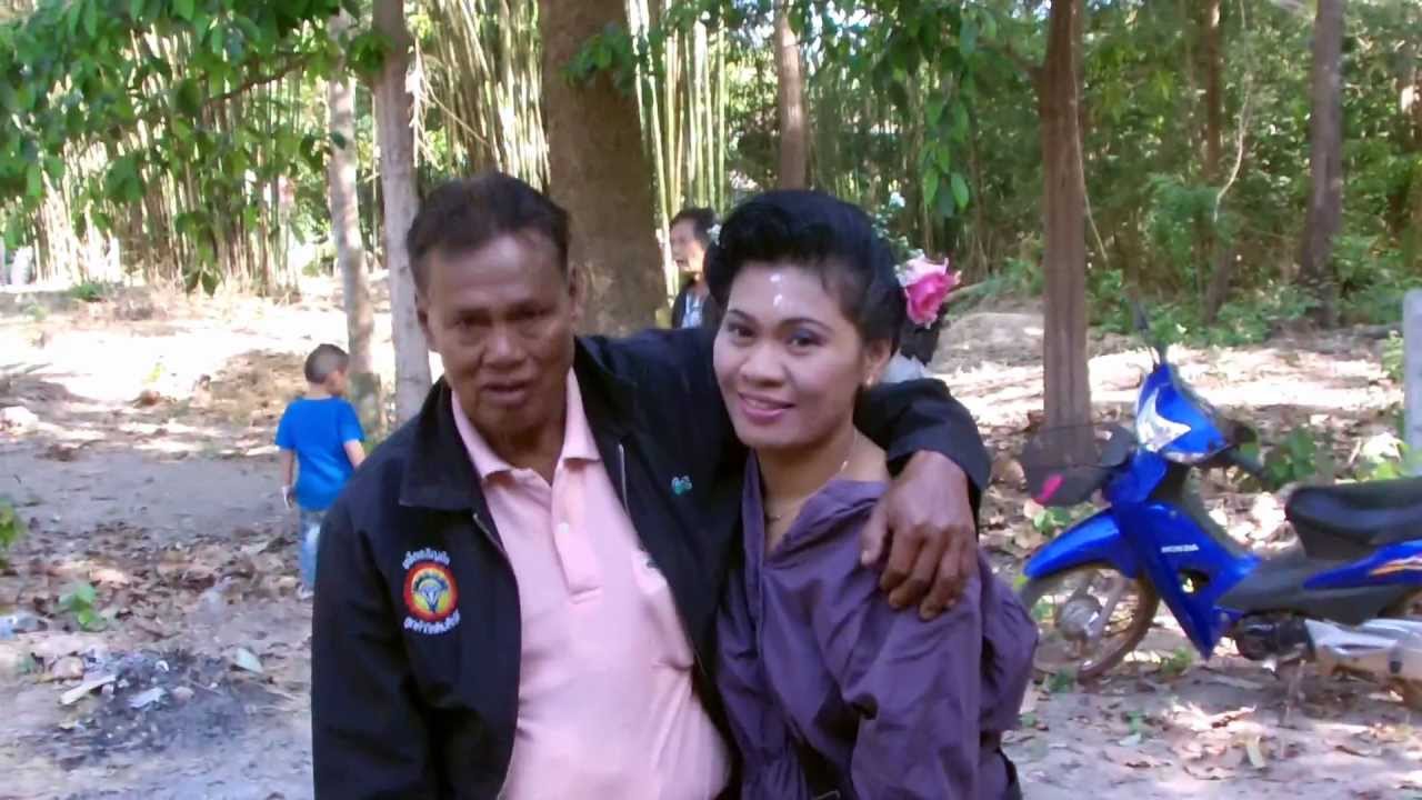 Wedding in Isaan with Morlam Music, Part Nr.1 - YouTube