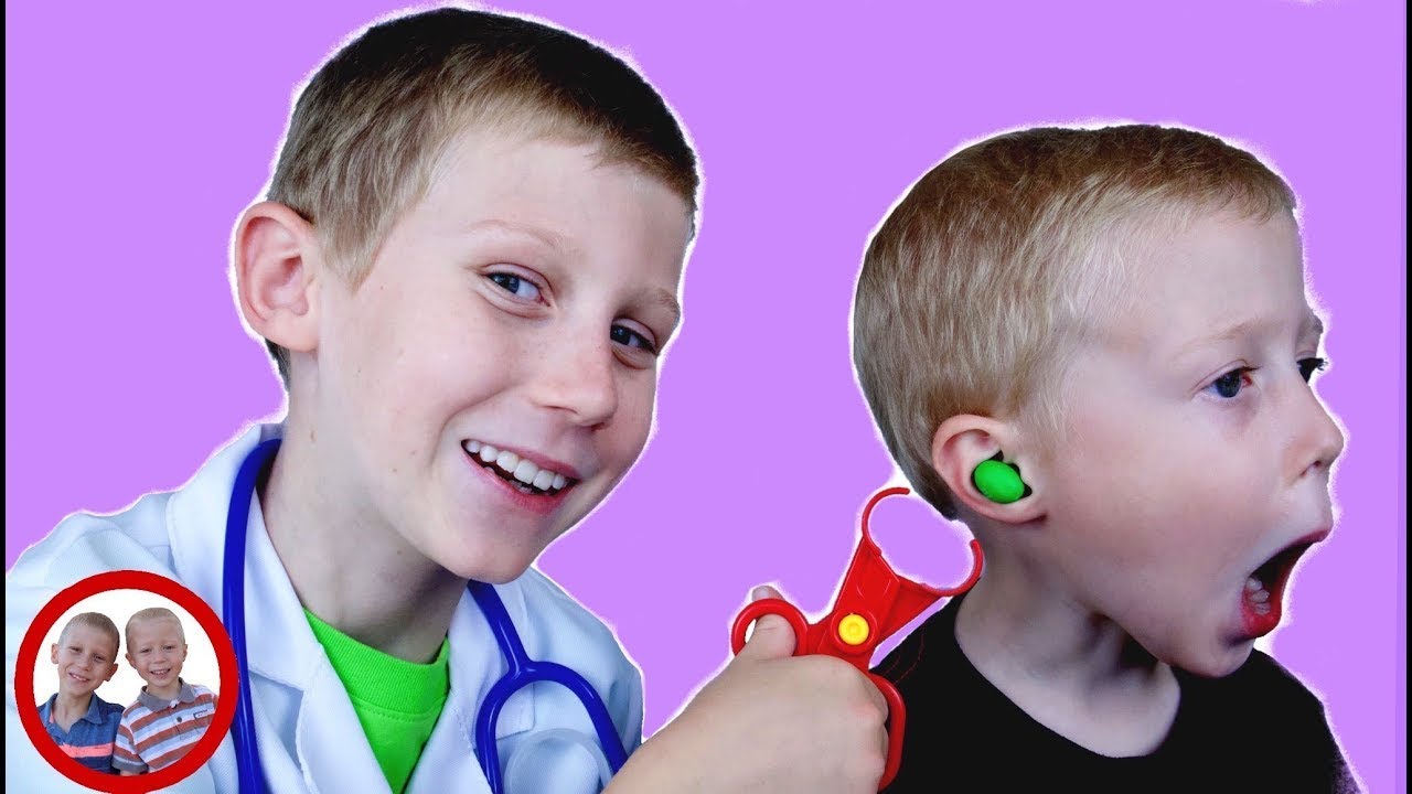 Doctor Set Toys | CANDY IN THE EAR! | Mike and Jake Pretend Play ...