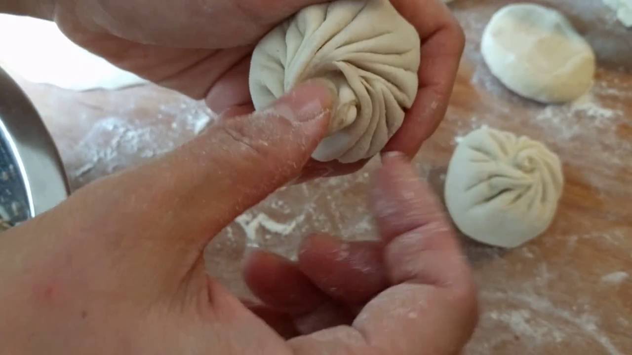 How to wrap a 16 folded Baozi . 16折包子 做法 fold make steamed bun ...