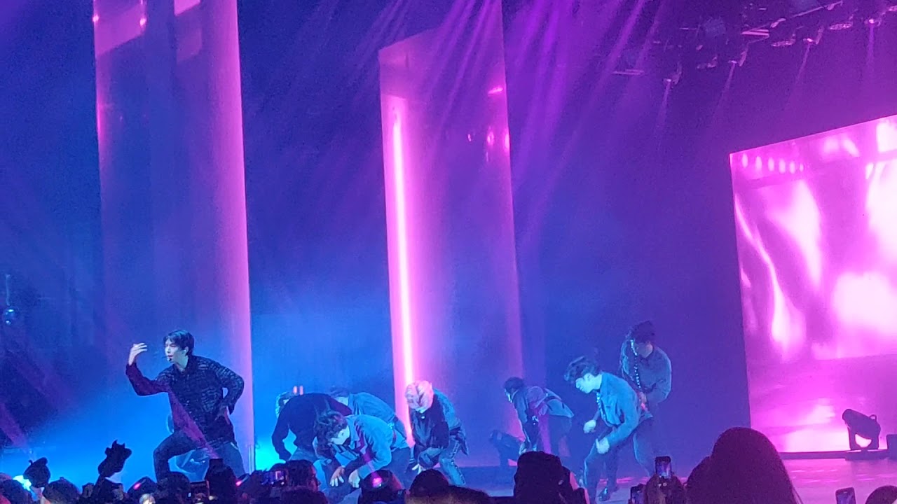 200205 Stray Kids Dance Unit - WOW #SKZUNLOCKinCHI - YouTube