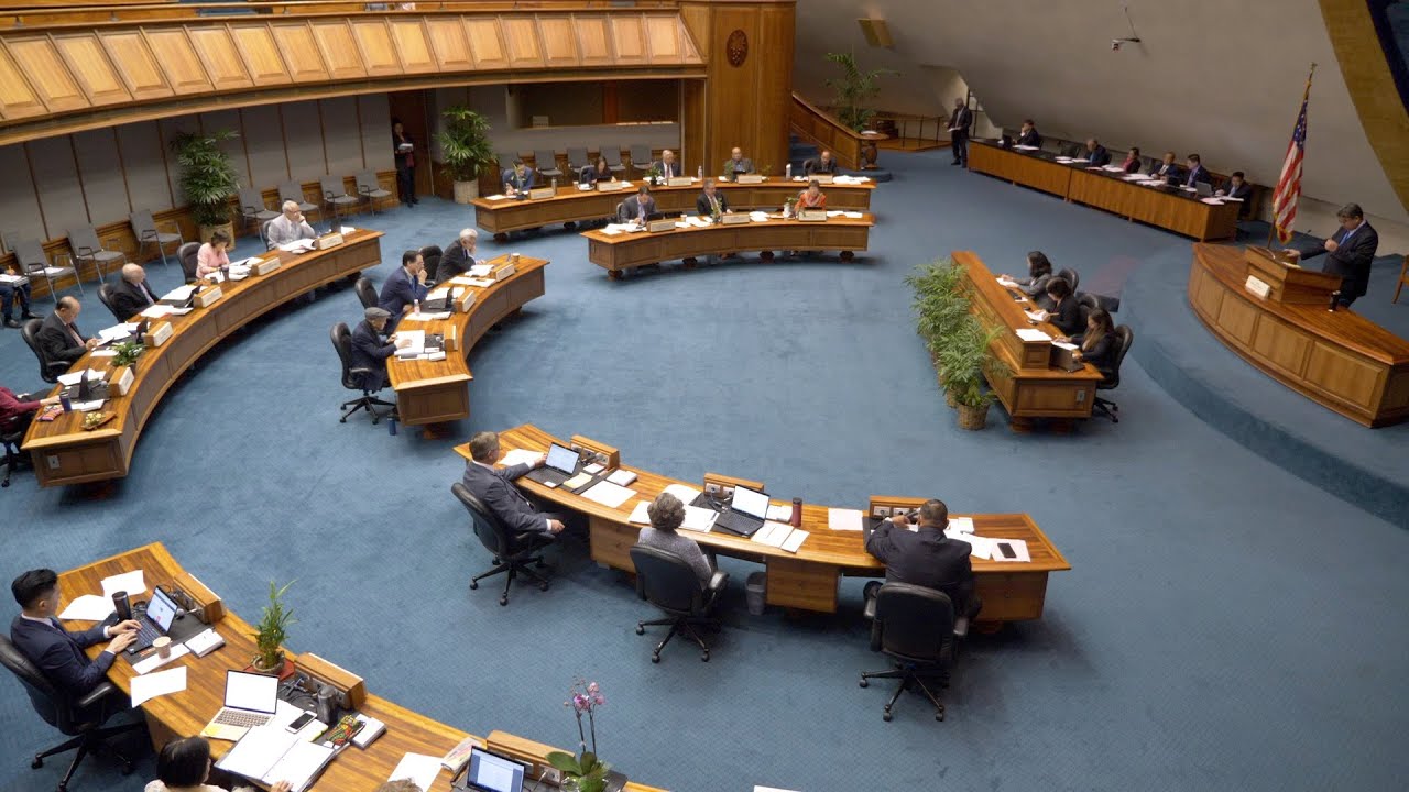 Senate approves teacher compensation bill by unanimous vote - YouTube